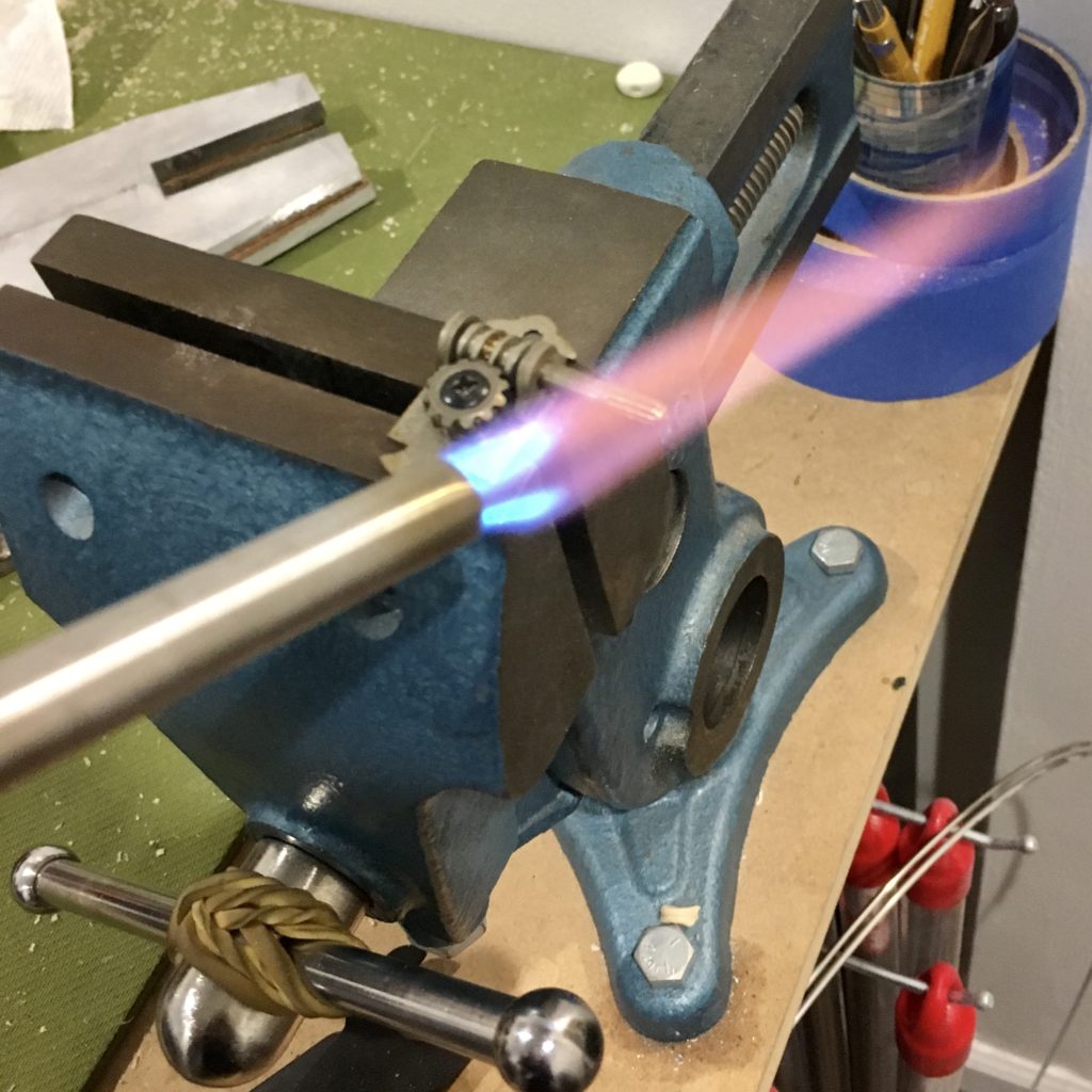 Replacing Crumbling Vintage Tuning Machine Buttons - Calico Guitarworks