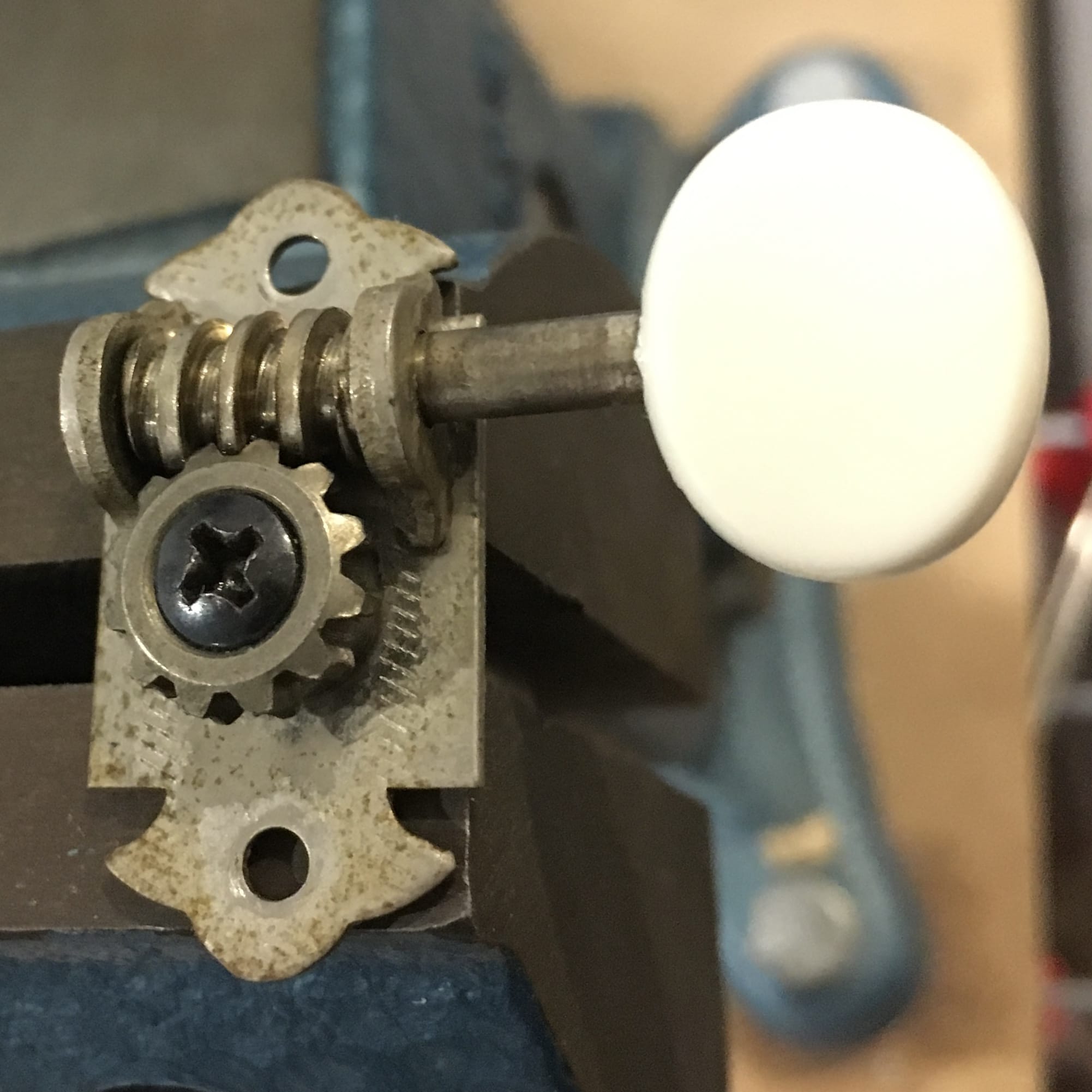 Replacing Crumbling Vintage Tuning Machine Buttons - Calico Guitarworks