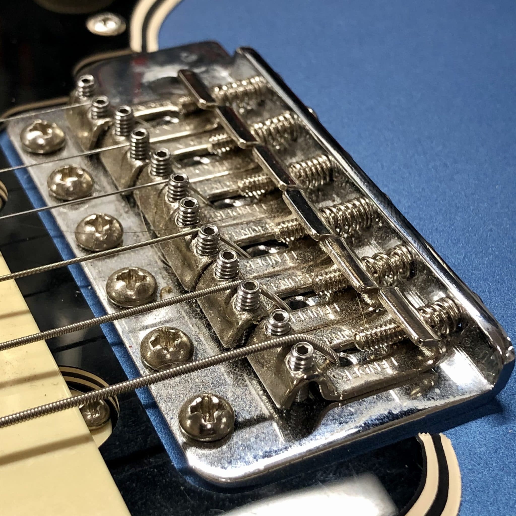 Highwood Vintage Contoured Strat Saddles - Calico Guitarworks